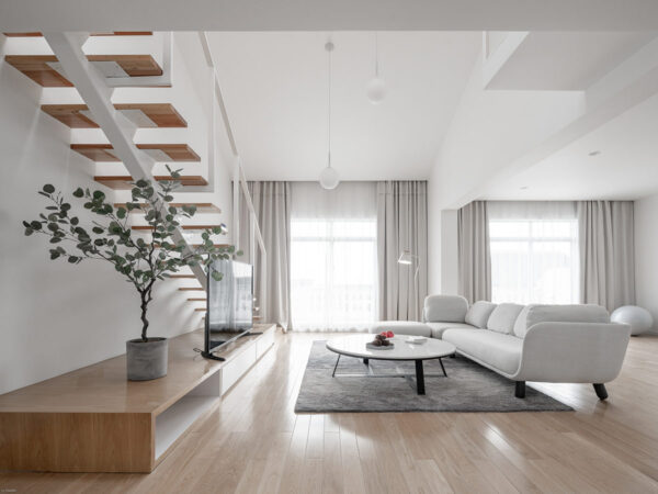 Expanding Modern Interiors With Minimalist White Decor