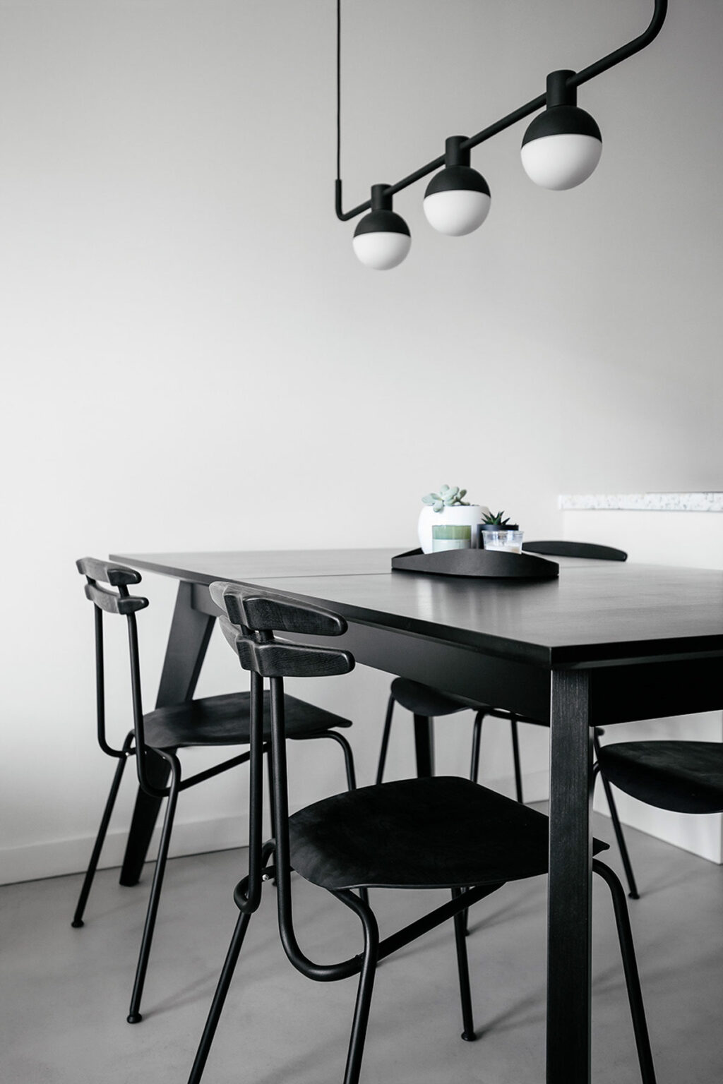 black dining table | Interior Design Ideas