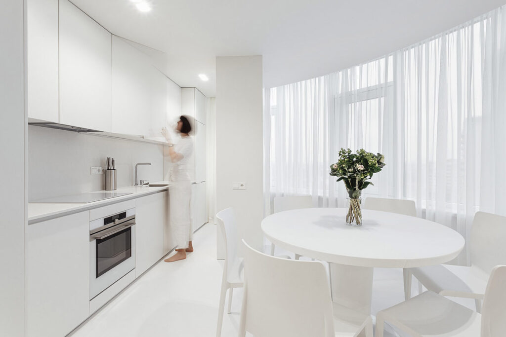 Crafting Cool Clarity With All-White Interiors Crafting Cool Clarity ...