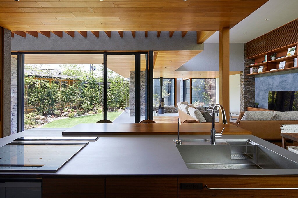 A Modern Japanese House With A Serene Courtyard