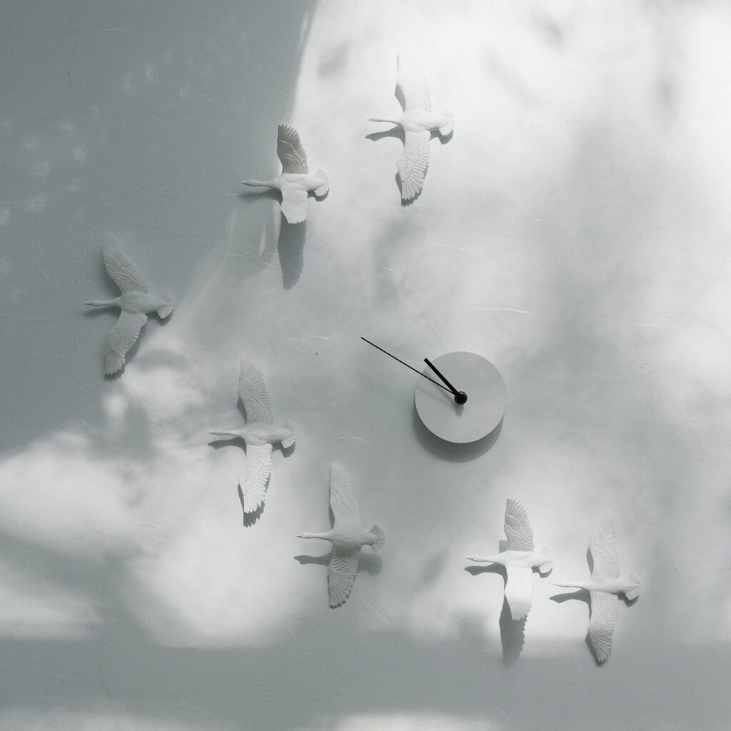 Product Of The Week: A Stunning Bird Clock