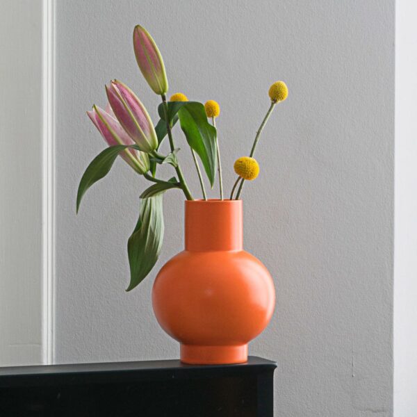 51 Bud Vases for Go-Anywhere Botanical Decor