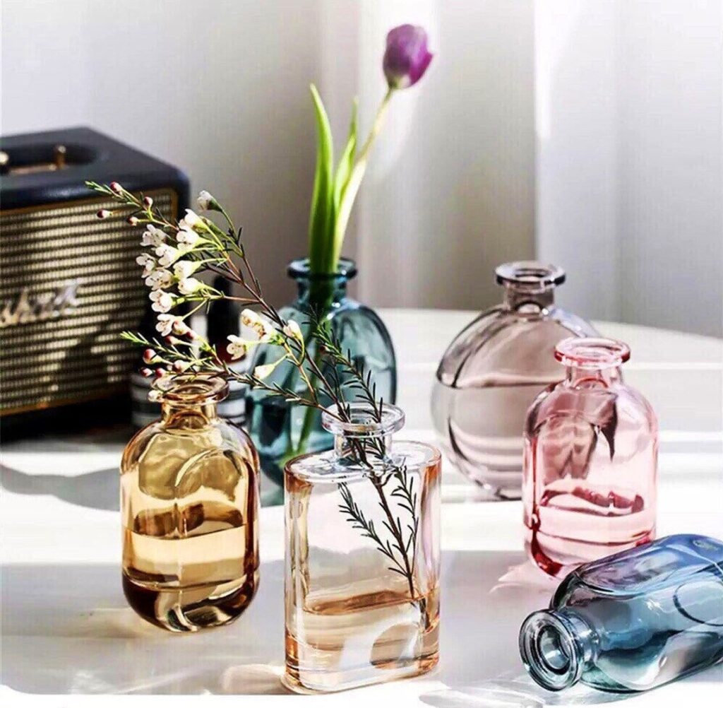 51 Bud Vases for Go-Anywhere Botanical Decor