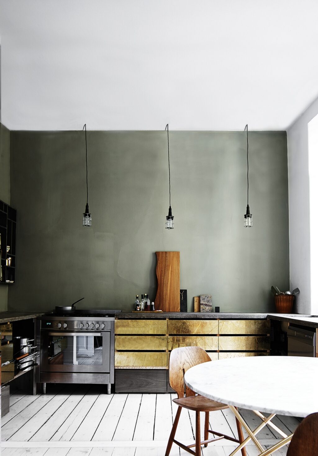 51 Gold Kitchens With Tips And Accessories To Help You Design Yours