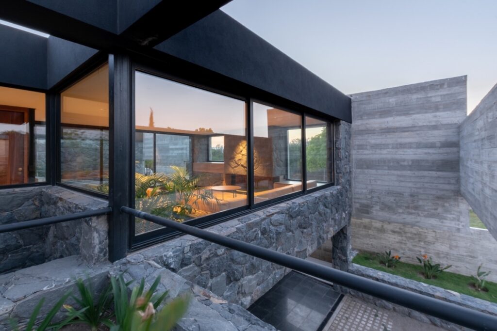 A Monolithic Argentinian House Set In Stone And Concrete [Video]