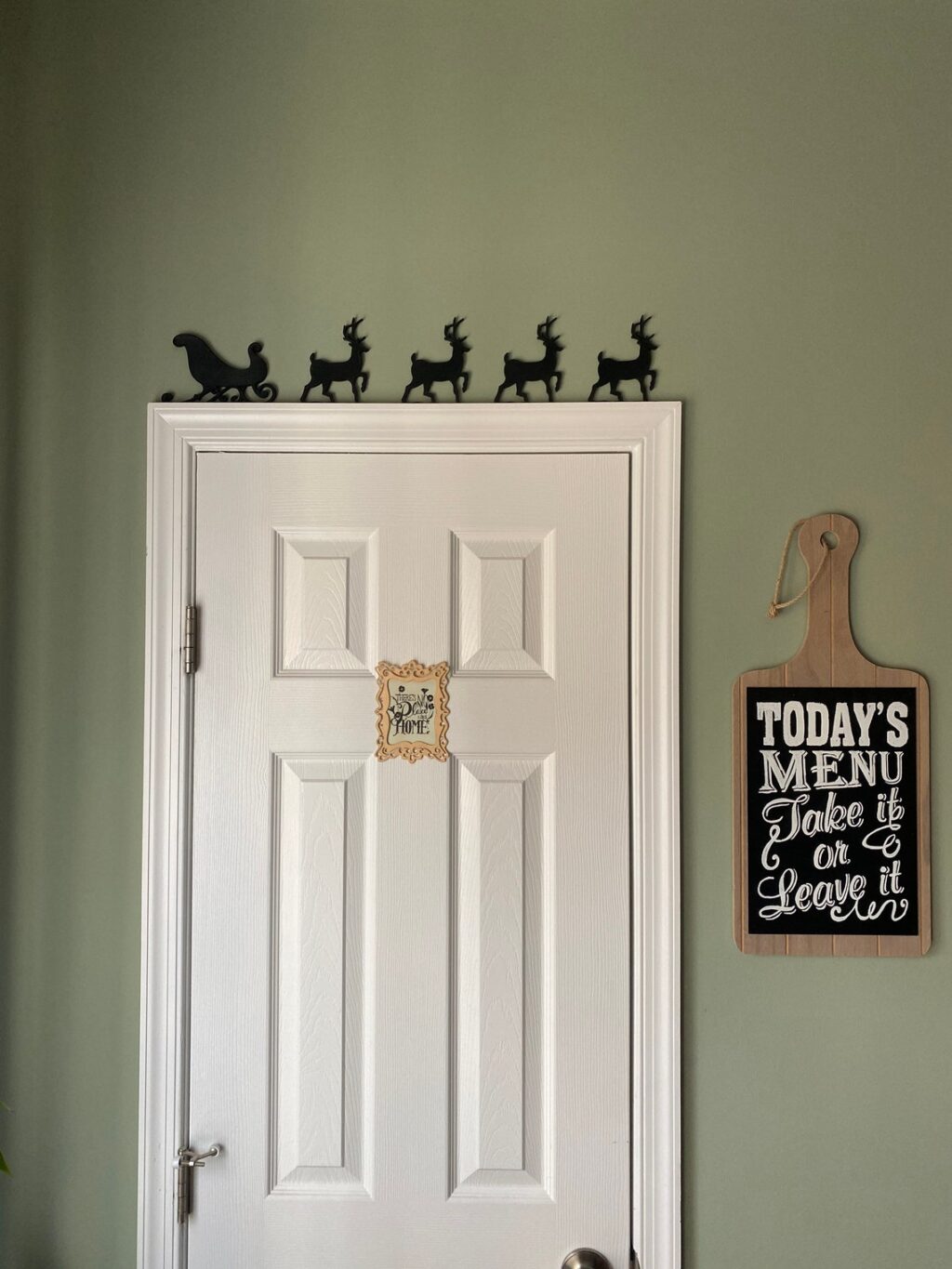 51 Christmas Door Decor Ideas to Spread Cheer This Holiday Season