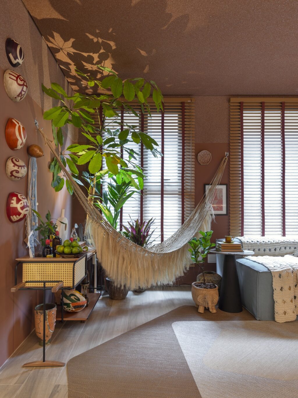 How To Tastefully Integrate Hammocks In Interiors, Exteriors And ...
