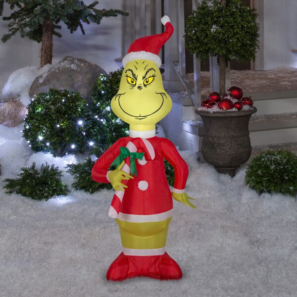 51 Outdoor Christmas Decorations to Help Spread Cheer In Your Neighborhood