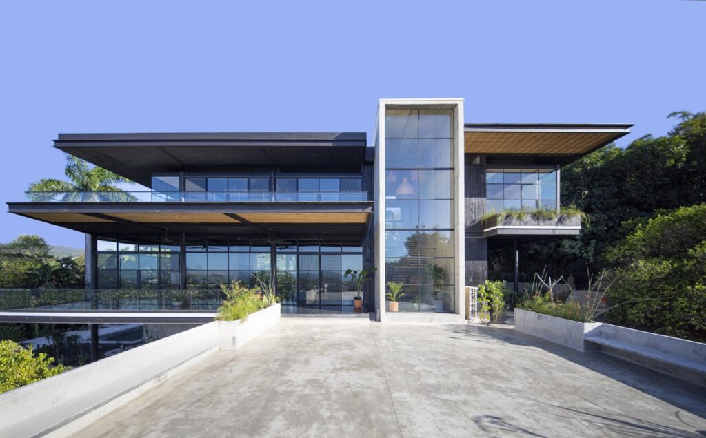 A Costa Rican House With Privileged Views Of The Pacific [Video]