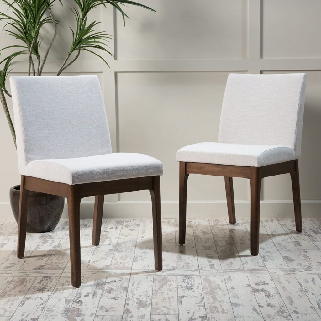 51 Wooden Dining Chairs for Timeless Table Compositions