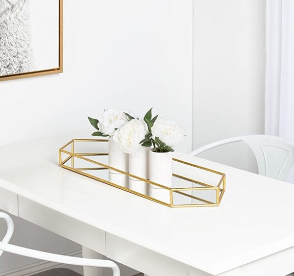 51 Table Centerpiece Ideas to Spice Up Any Surface