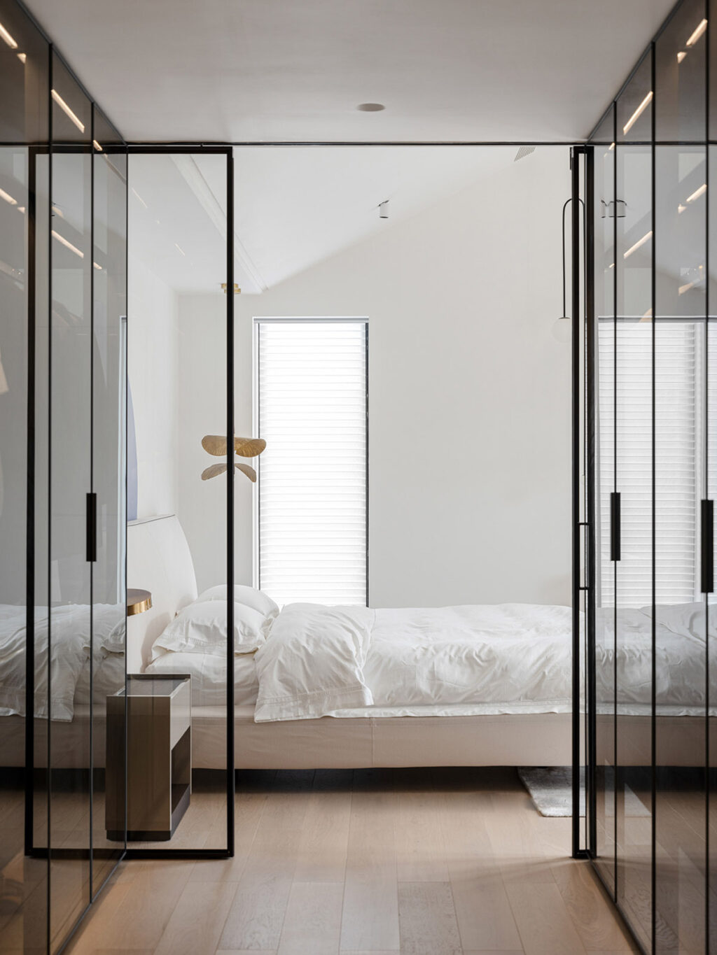 Inventive Art-Filled Home Interior With Nature-Inspired Elements