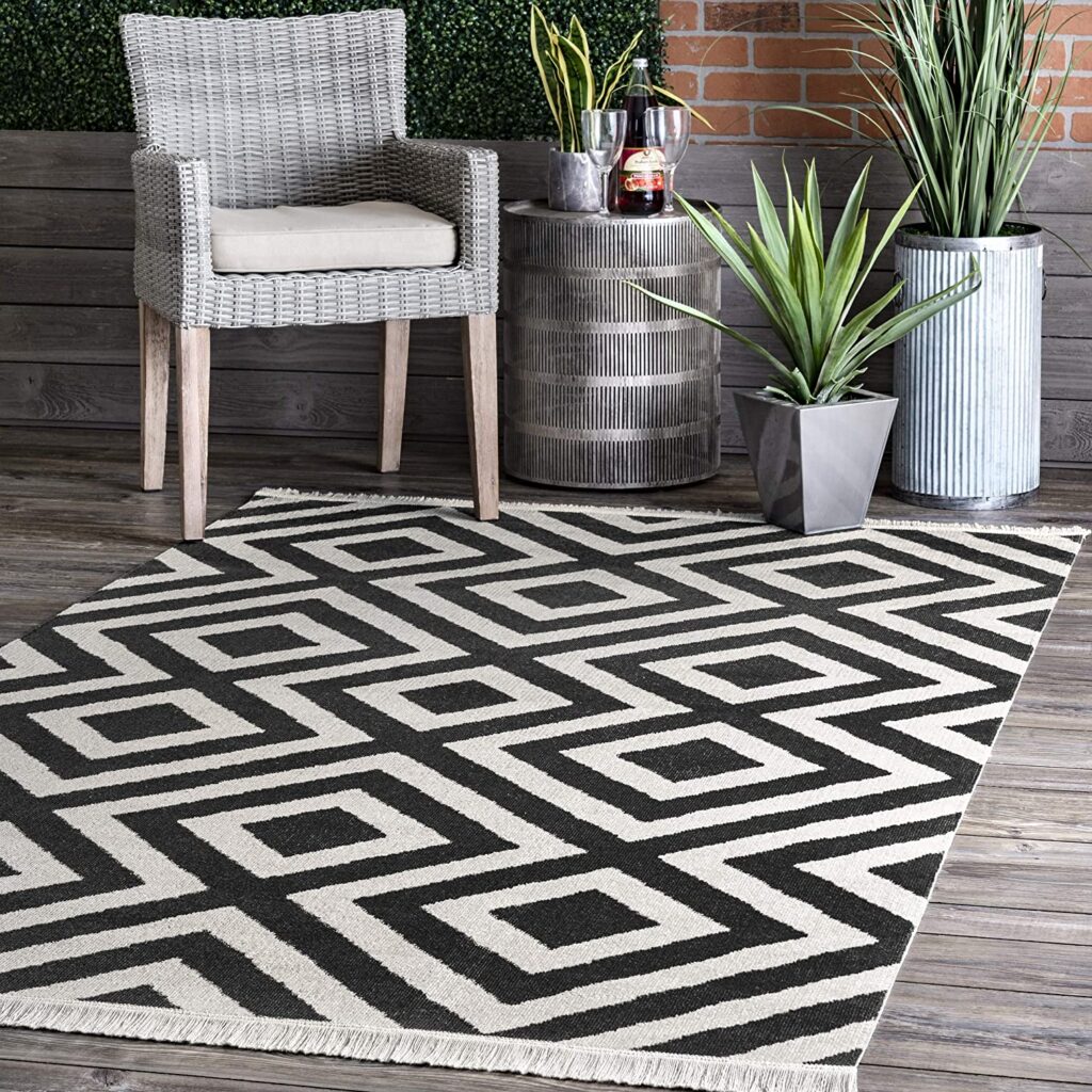 51 Black and White Rugs with Striking High-Contrast Appeal