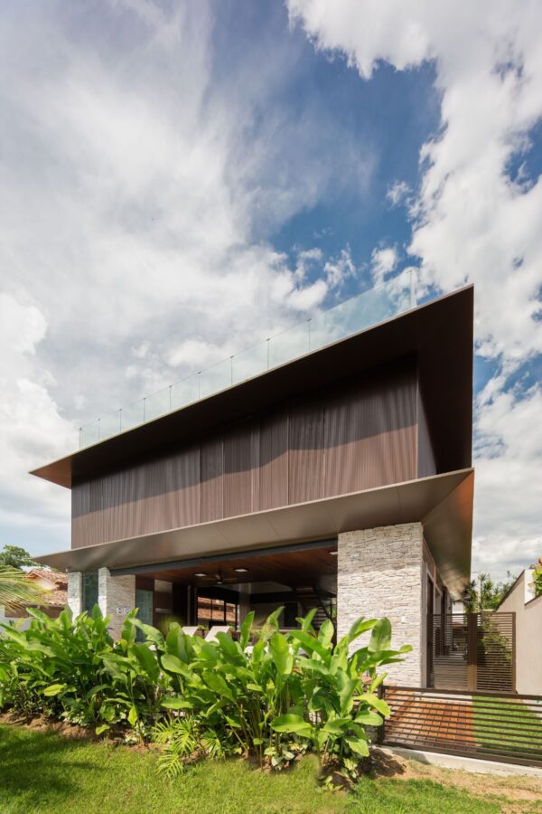 A House By A Beautiful Beach In Brazil [Video]