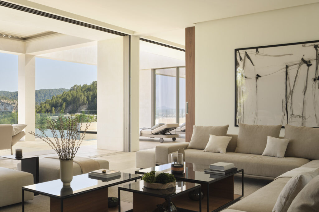 Luxury Home With Infinity Pool in Mallorca, Spain [Video]