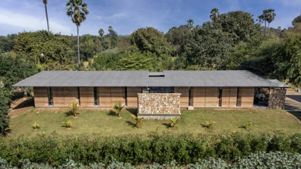 A Modern Rammed Earth House That Emphasizes Sustainability [Video]