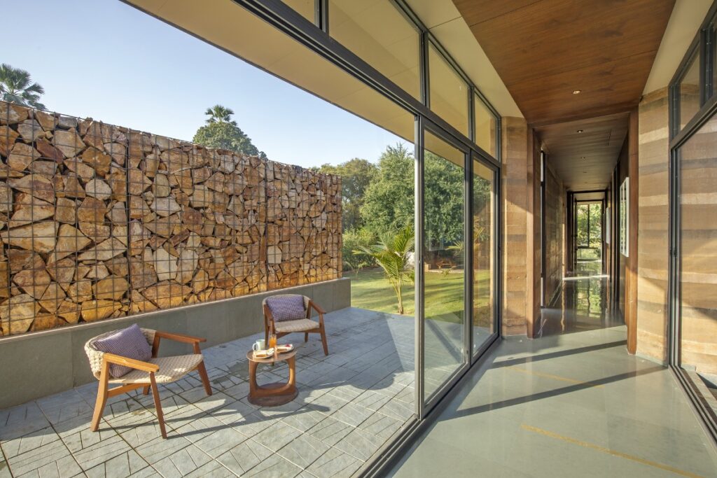 A Modern Rammed Earth House That Emphasizes Sustainability [Video]