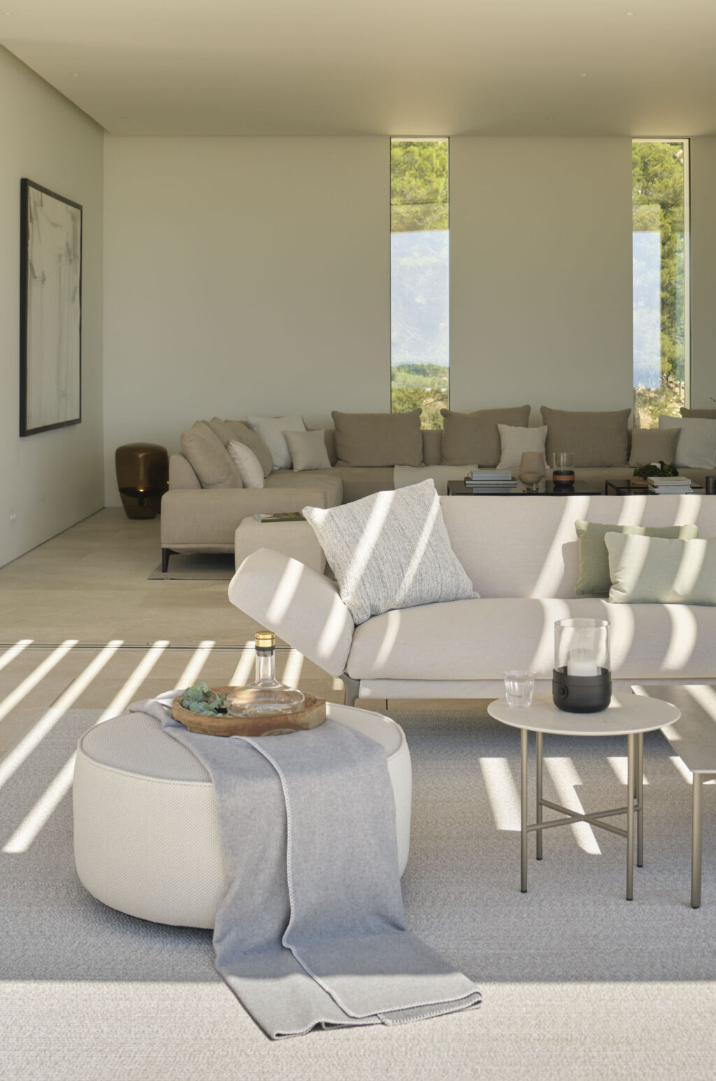 round ottoman | Interior Design Ideas