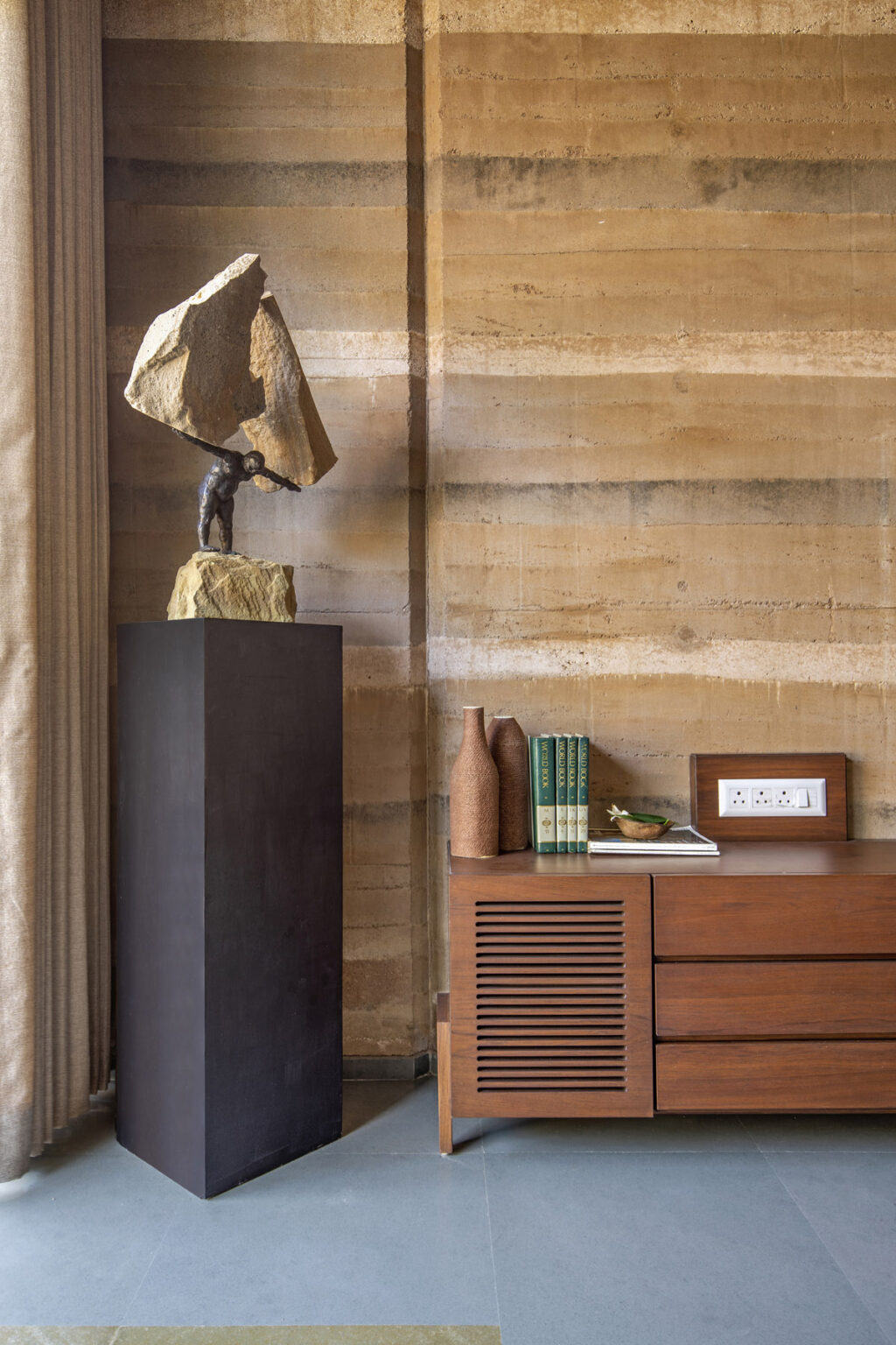 A Modern Rammed Earth House That Emphasizes Sustainability [Video]