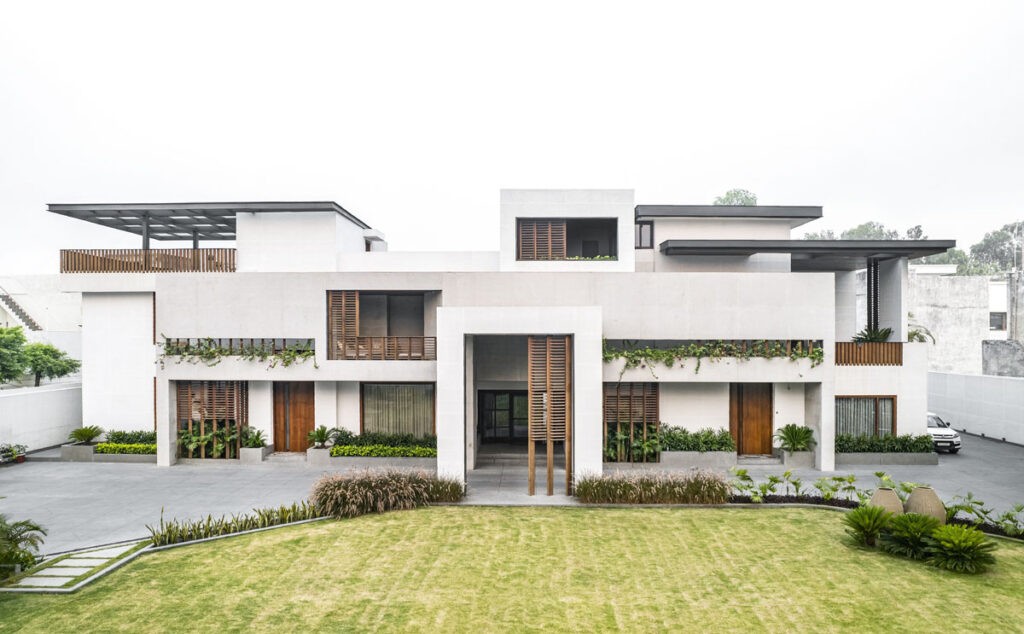 Stitching 2 Houses Together To Form The Hem House [Video]