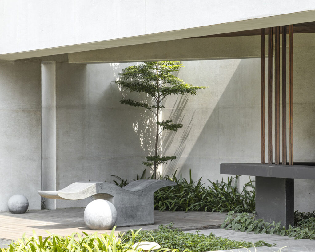 Stitching 2 Houses Together To Form The Hem House [Video]