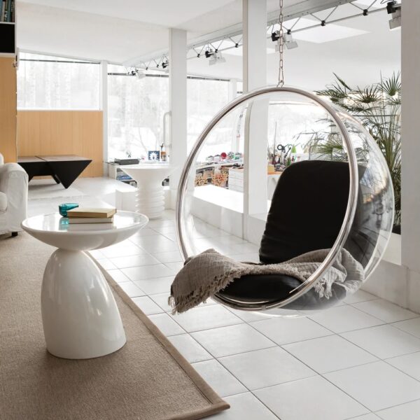 51 Clear Chairs That Put a Fresh Spin on Modern Minimalism