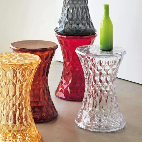 51 Clear Chairs That Put a Fresh Spin on Modern Minimalism