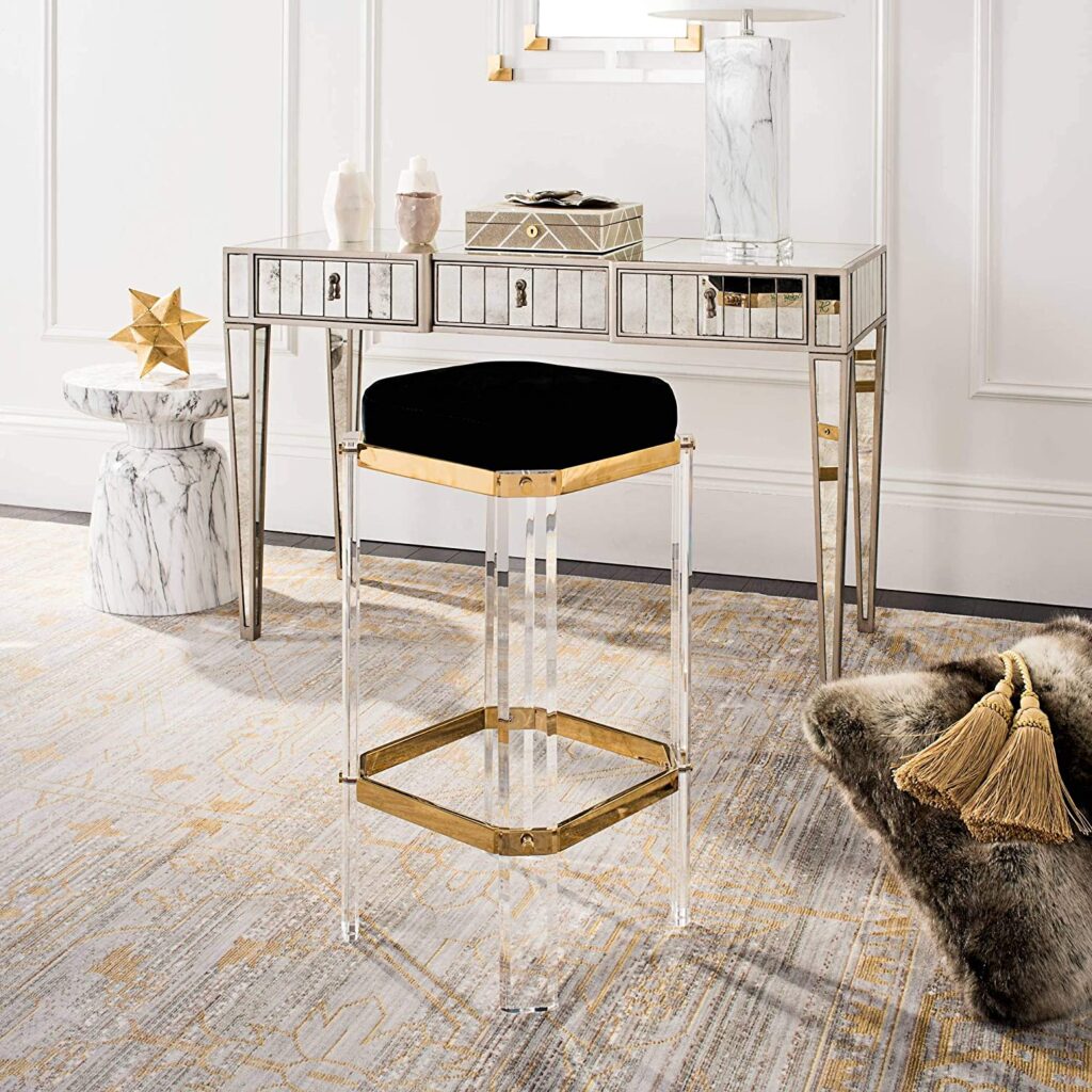 51 Clear Chairs That Put a Fresh Spin on Modern Minimalism