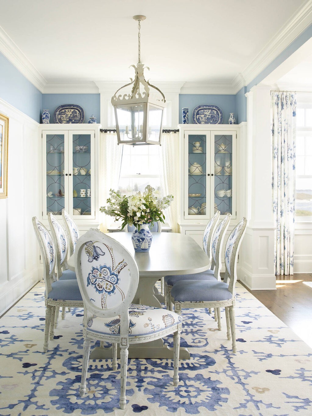 40 Blue Dining Room Designs With Tips & Ideas To Help You Design Yours