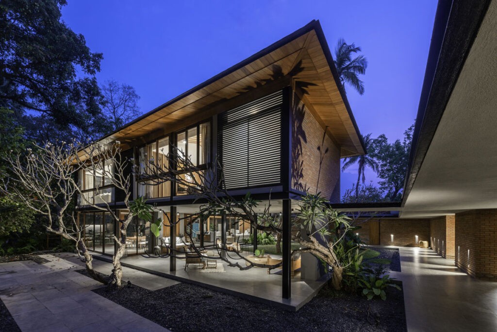 Luxury Coastal Villa In Sasawane, India