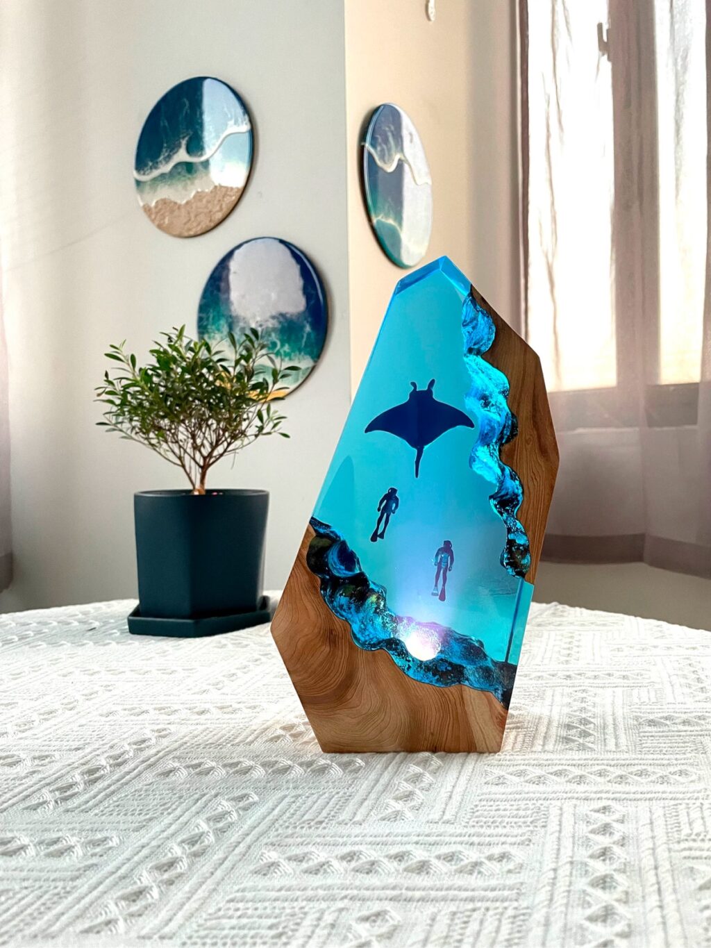 Handmade Resin Night Lights With Breathtaking Scenes