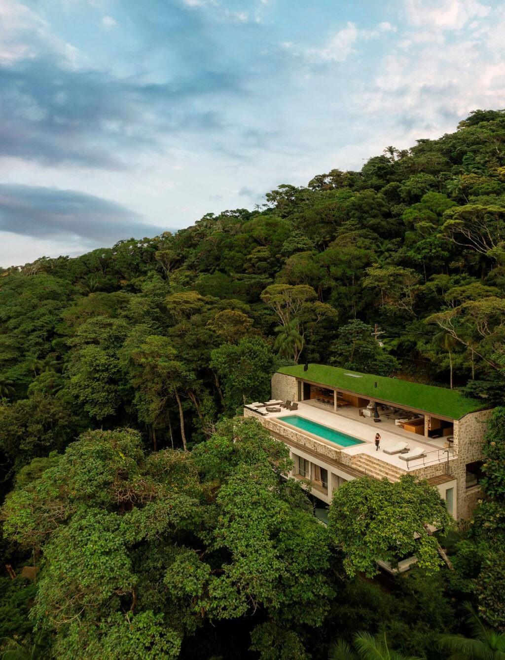 A Luxury Home In Brazil That Floats Above The Forest