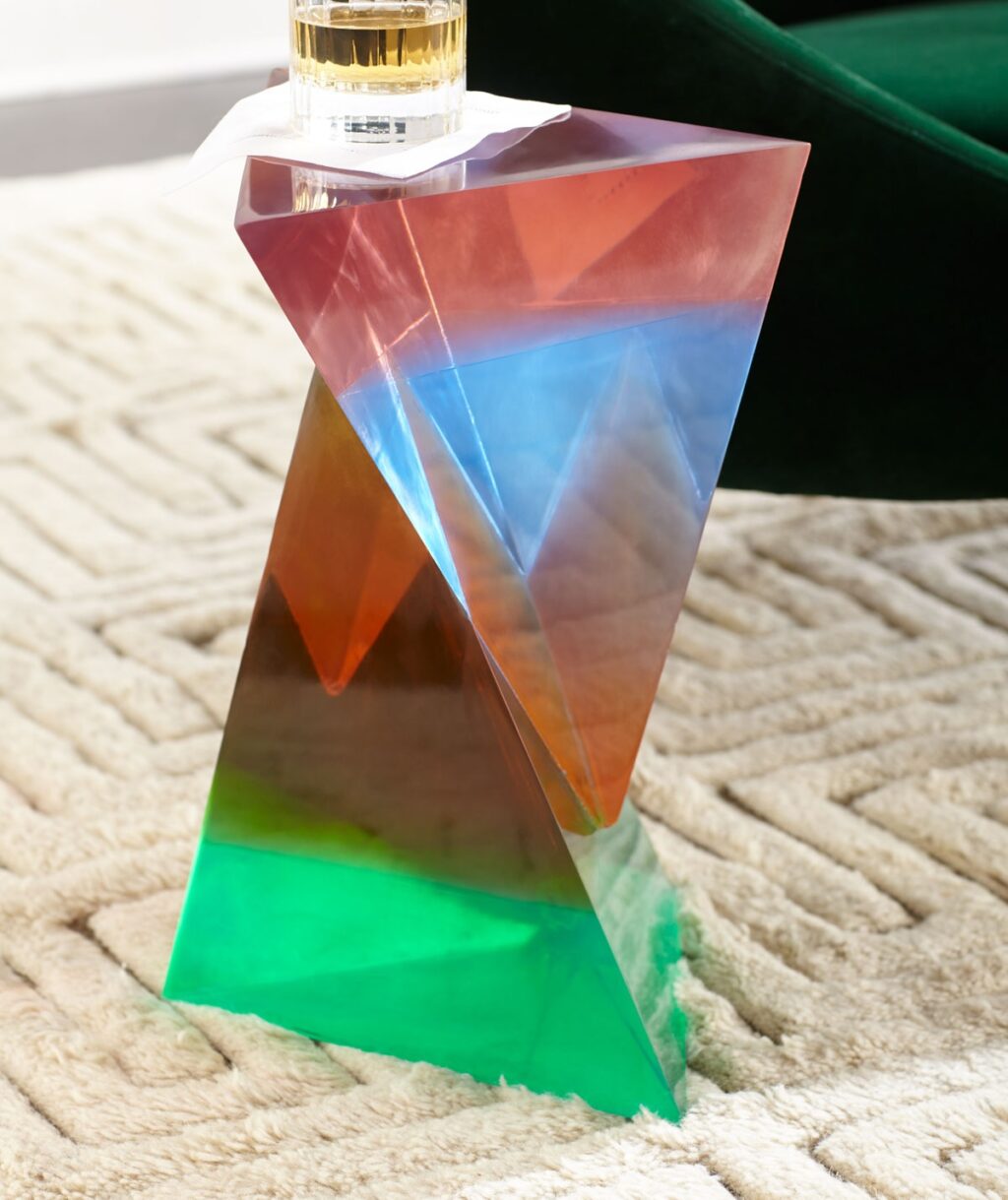 51 Acrylic Side Tables that Make Minimalism Look Glamorous