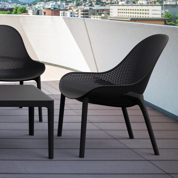 51 Plastic Chairs that Show the Stylish Side of Practical Materials