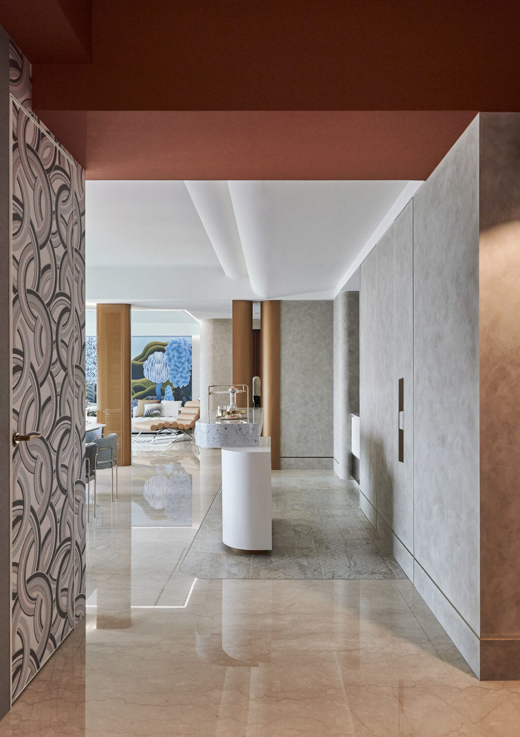 Fantastical Interior Decor With Captivating Layering