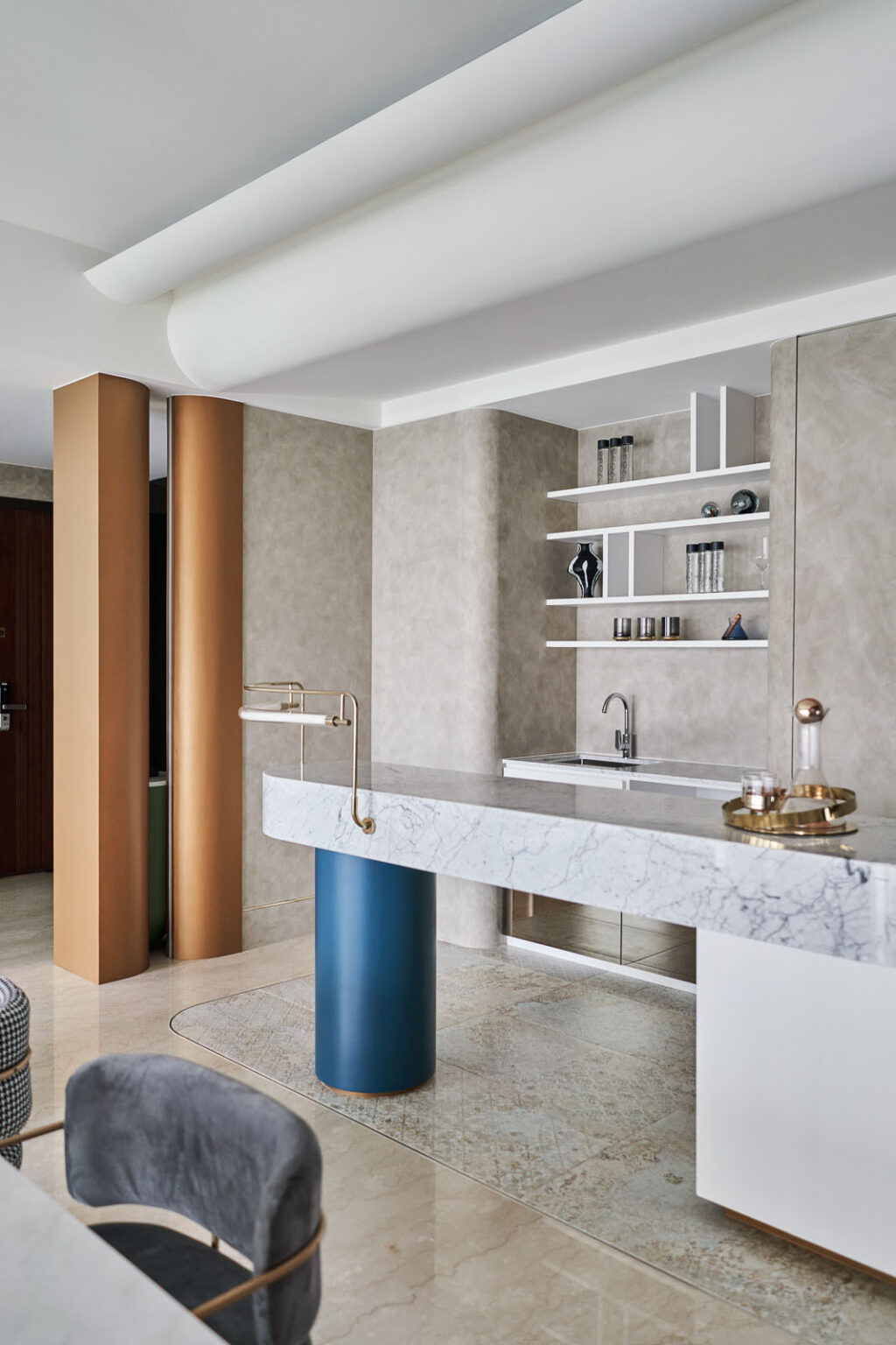 Fantastical Interior Decor With Captivating Layering