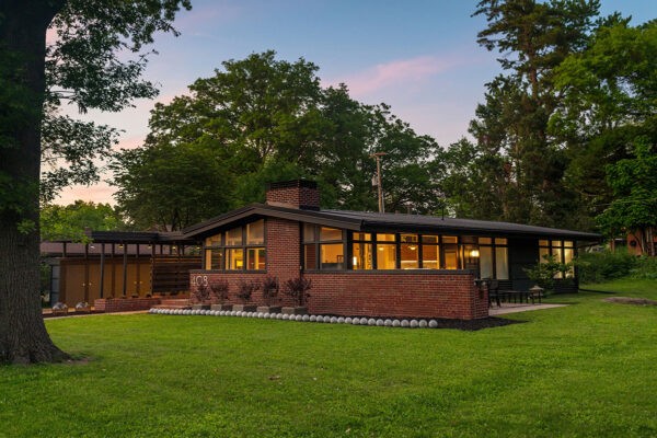 51 Mid-Century Modern Houses With Tips To Design And Decorate Yours