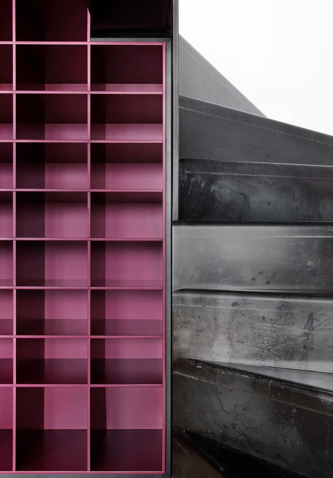 purple bookshelf | Interior Design Ideas