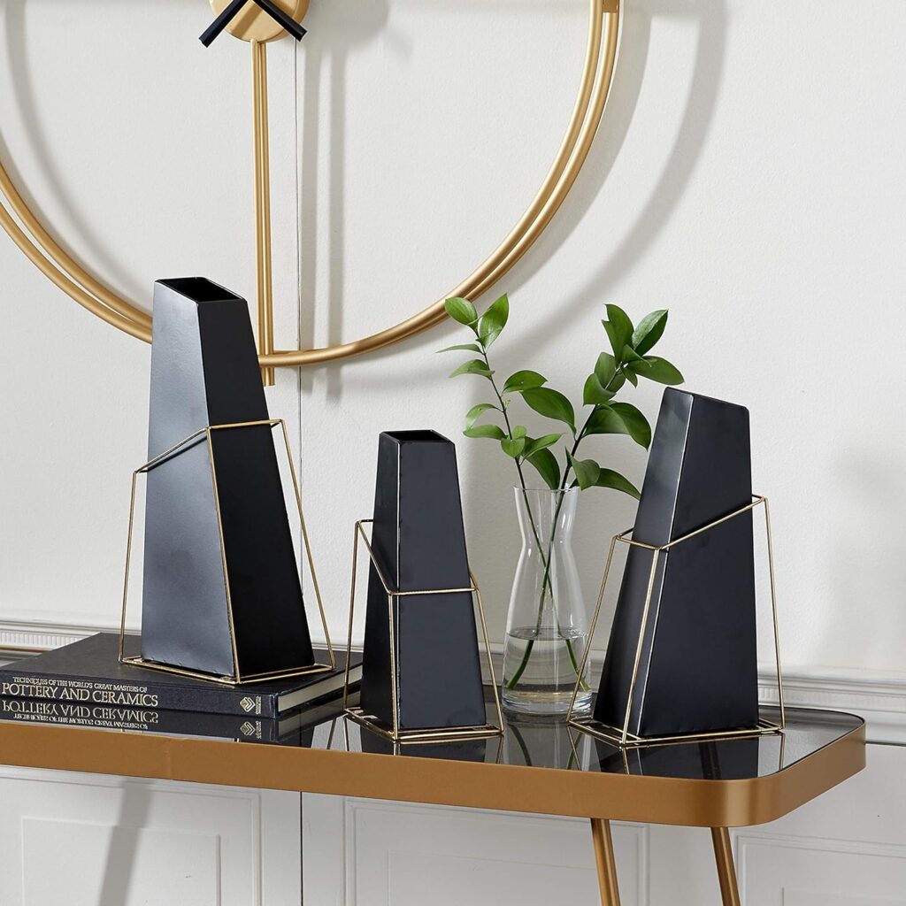 51 Black Vases Sure to Look Great Anywhere
