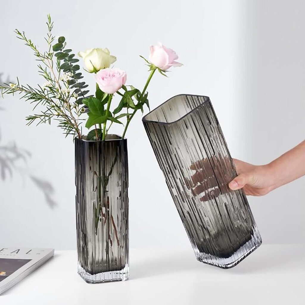 51 Black Vases Sure to Look Great Anywhere