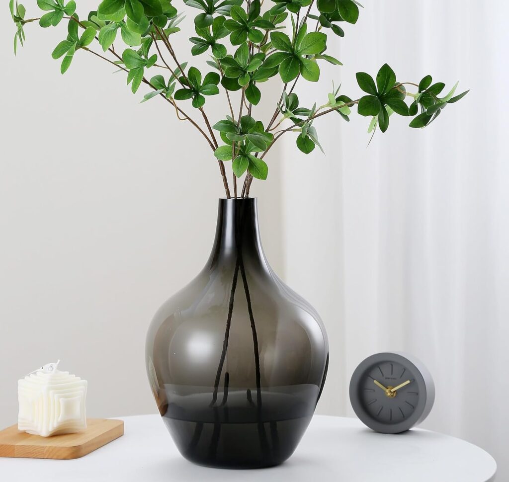 51 Black Vases Sure to Look Great Anywhere