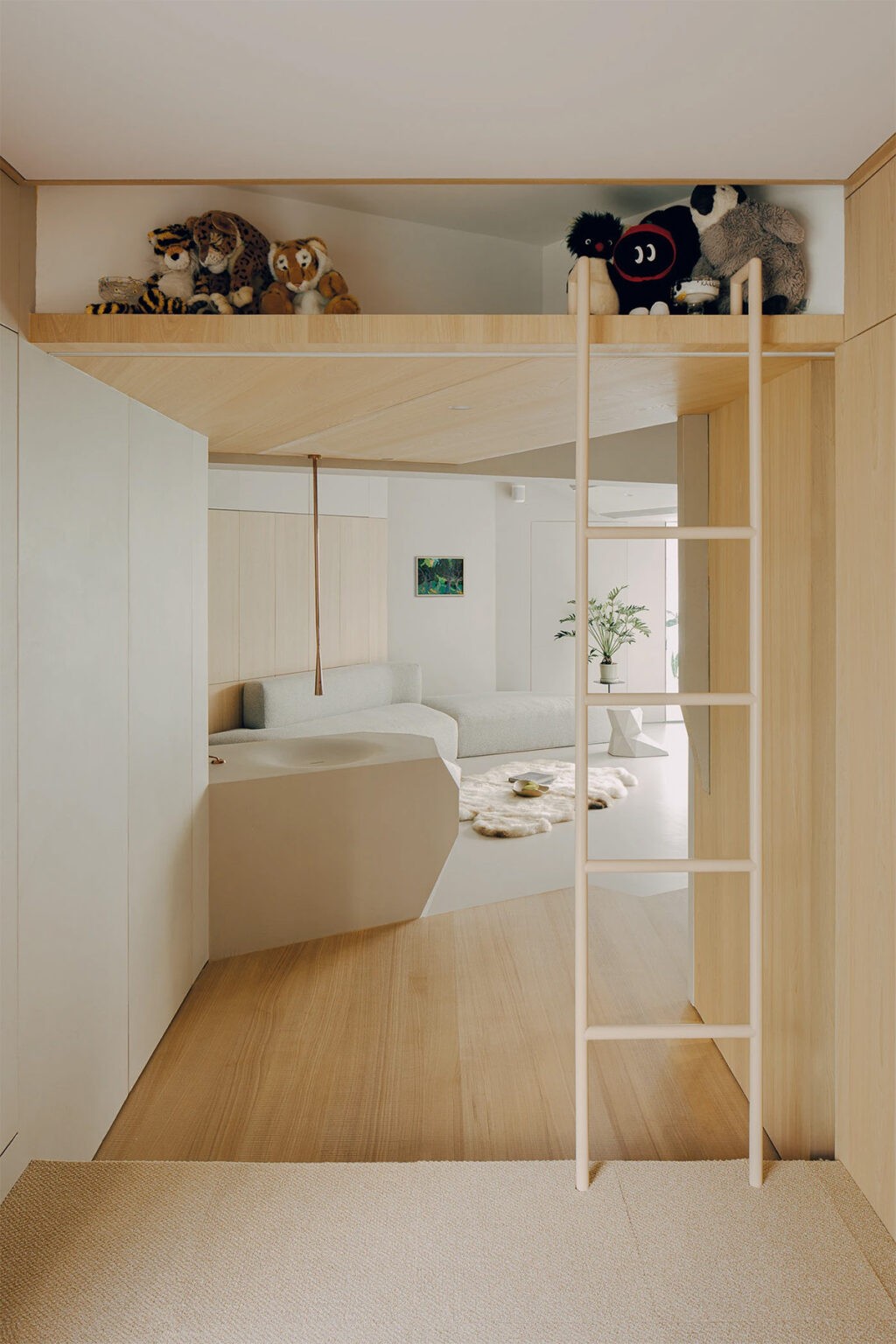 Sleek Angles, Soothing Textures: A Geometric Approach to Urban Home Design