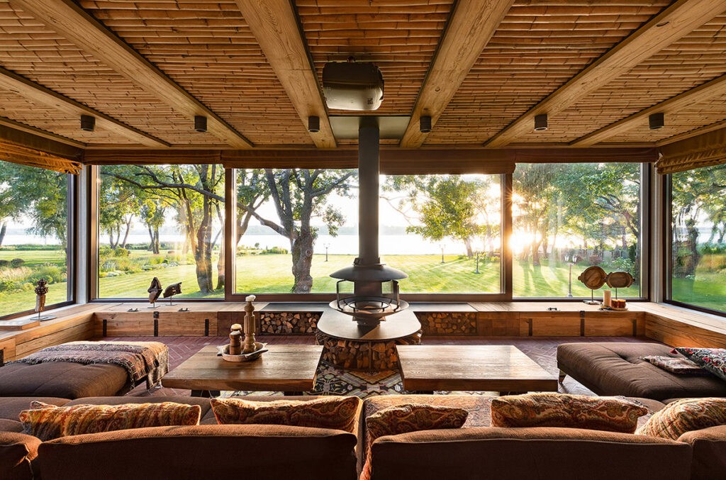 A Cosy And Calming Chalet By A River In Ukraine