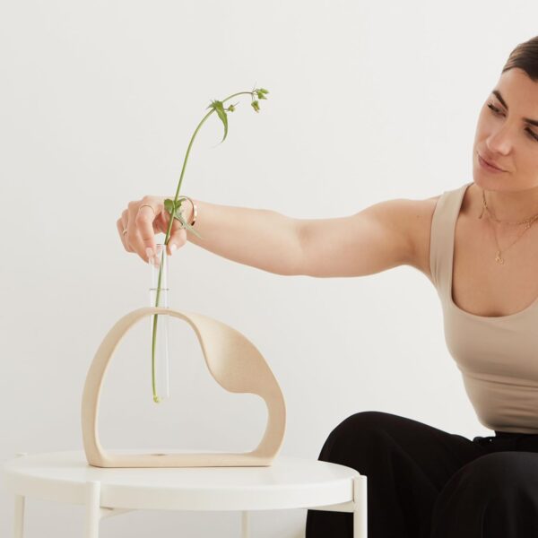 Product Of The Week: A Minimalist Vase with Ribbonlike Curves